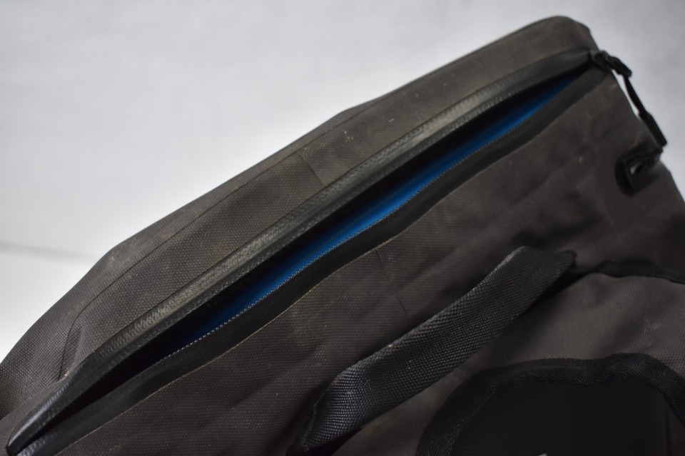 Hydro Flask Genuine Cooler Backpack Bag Dark Gray Day Escape 20L Soft ...