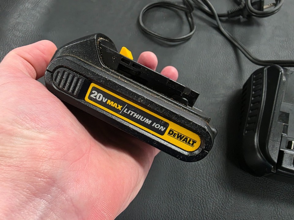 DeWalt DCD771 20V MAX 1/2" Drill/Driver / DCB207 Battery & Charger | eBay