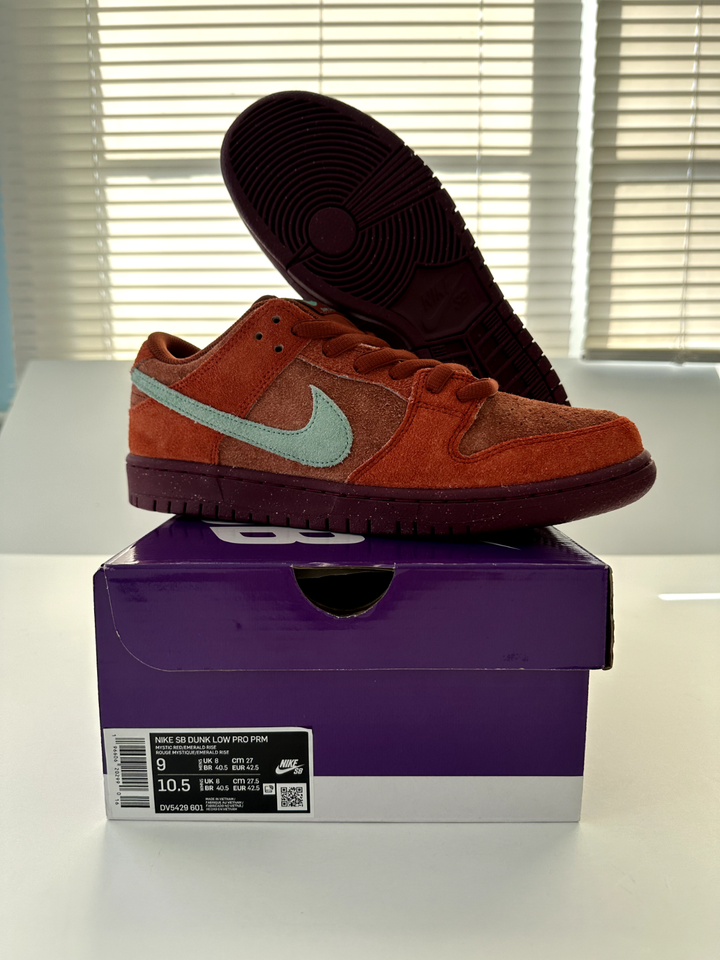 NIKE SB MYSTIC RED/EMERALD RISE DUNK LOW (SIZE 9) (DV5429-601) WIZARD ...