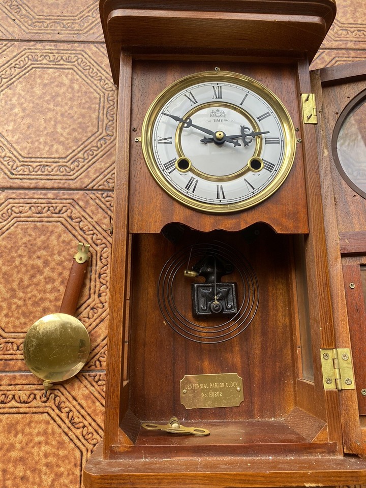 1980’s “Centennial Parlor Clock” by The Time Manufacturing Company | eBay