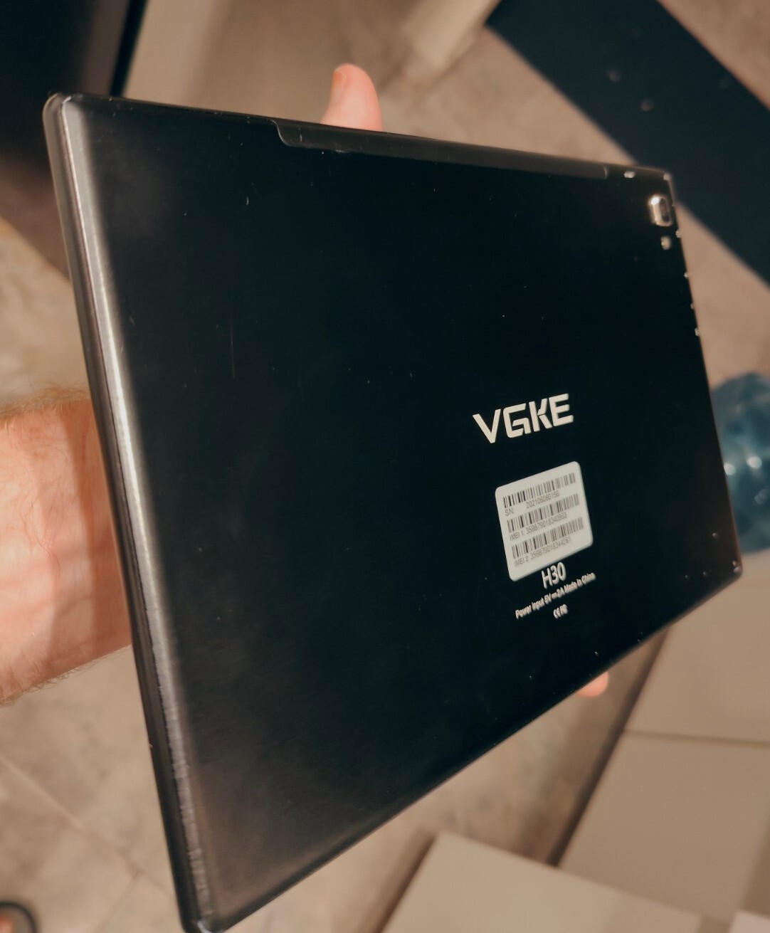 VGKE 10.1 Full HD 4G Tablet. *Only used 4 times. Screen is 100% perfect ...