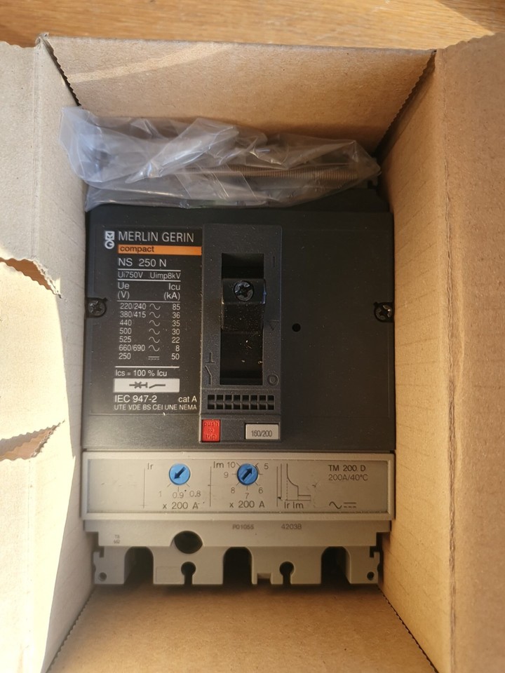Merlin Gerin 31403/NS250N 3 Pole Base MCCB 200a TMD 200D *NEW* (A4) | eBay