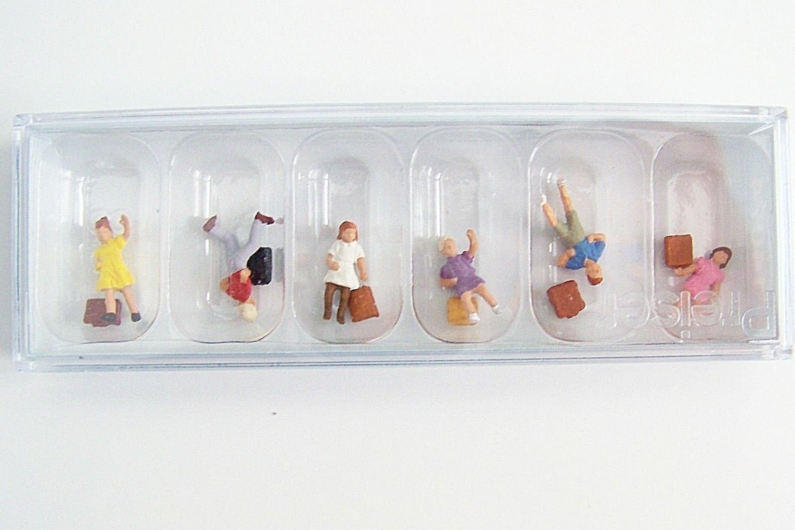 HO Preiser 14074 SCHOOL CHILDREN with Backpacks : 1/87 scale Figures | eBay