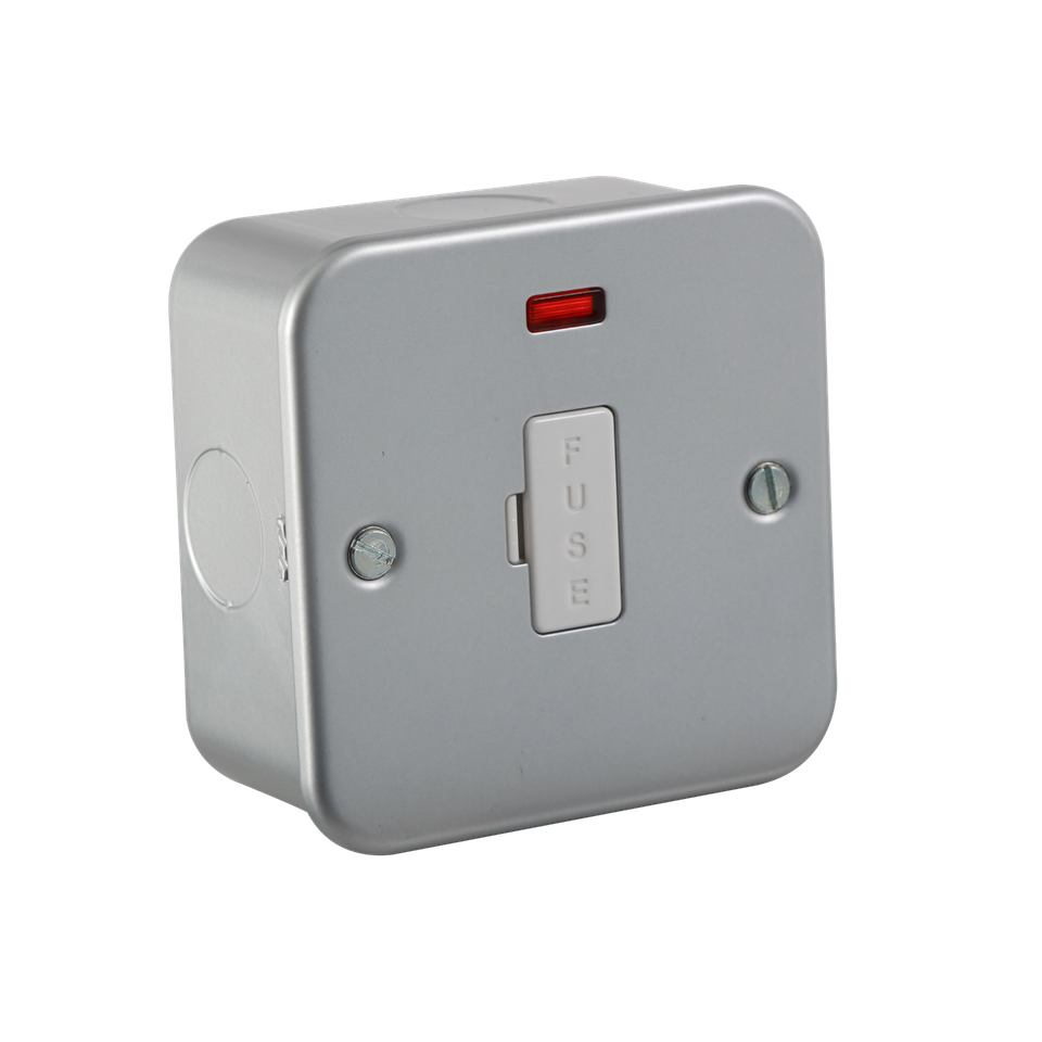 METAL CLAD ELECTRICAL FITTINGS SWITCHES AND SOCKETS WORKSHOP GARAGE ...