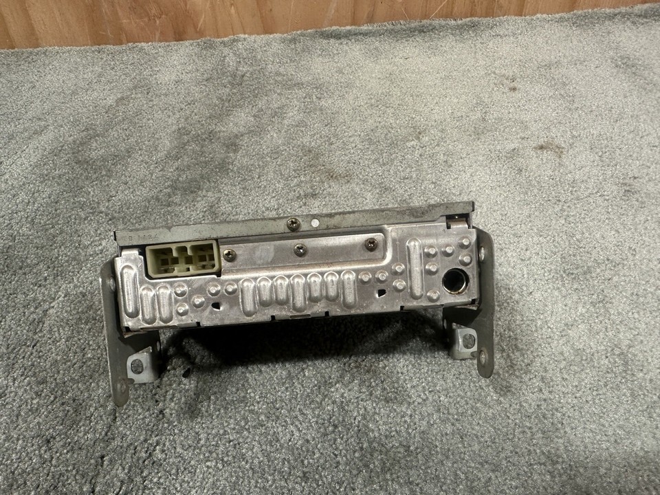 1984-1988 Toyota Pickup 4Runner Radio OEM V32 | eBay
