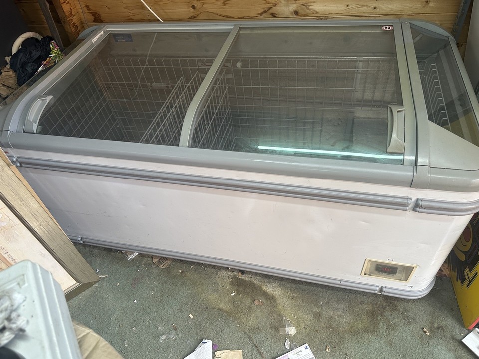 AHT Commercial Chest Freezer Sliding Doors Paris 250(-) ADVS - 813L | 2 ...