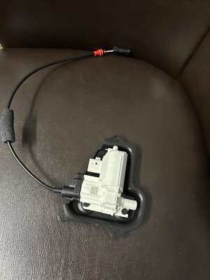 A1667600700 New genuine Door lock Actuator front left Mercedes ML ...