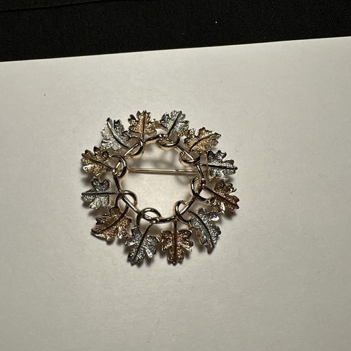 Sarah Coventry Two Tone Leaf Circle Wreath Silver & Gold Tone Brooch ...