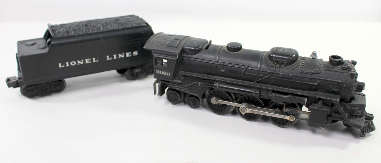 Vintage Lionel 2026 Locomotive Engine Model Train with Coal Tender ...