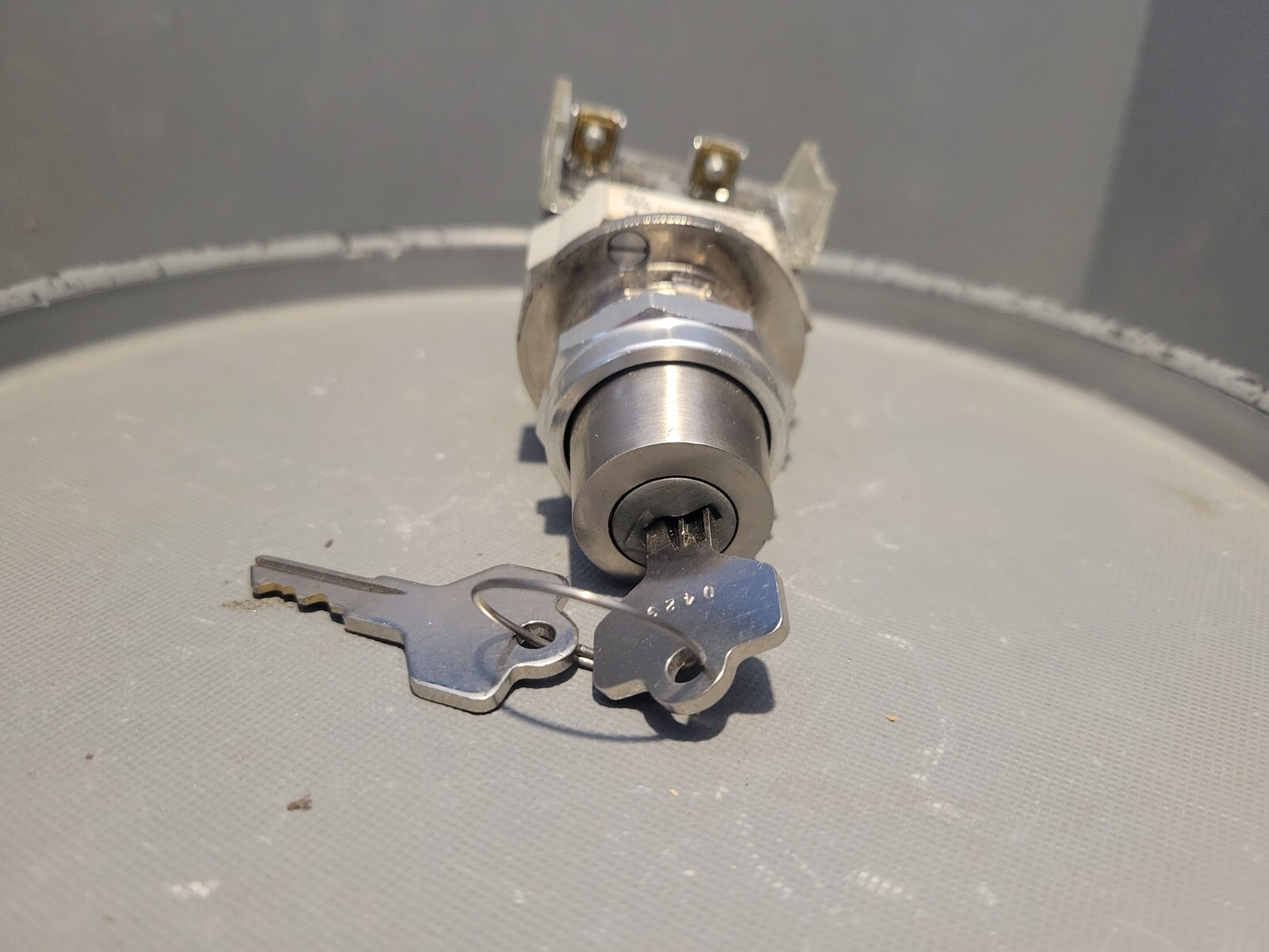 Allen Bradley Keyed Selector Switch, Series T, 800T-H4806 | eBay