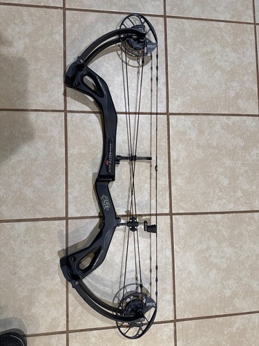 CARBON STEALTH EC Peak ATA/IBO Speed: 344 fps Draw Length Range: 25.5 ...