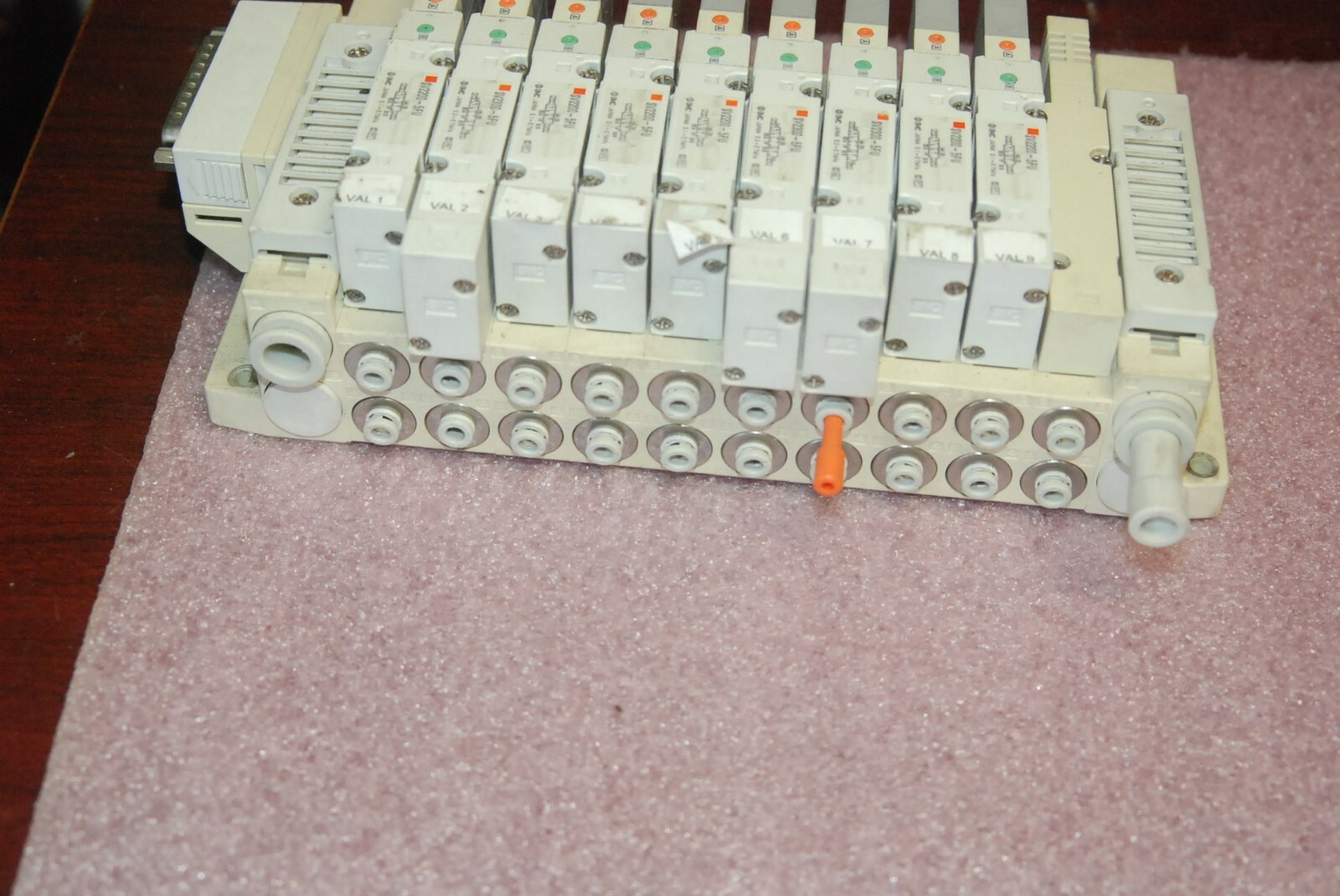 SMC SS5V2-10FD1-10B, Pneumatic Valve Bank, 10 Space, w/ 9 Valves | eBay