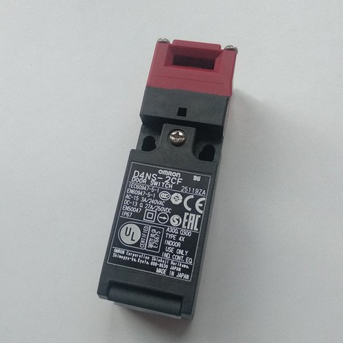 1PC New Omron D4NS-2CF Safety Door Switch Free Shipping D4NS2CF | eBay