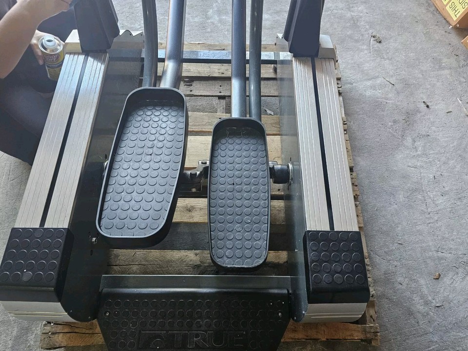 True Fitness Elliptical CS800, Local Pick Up Only! | eBay