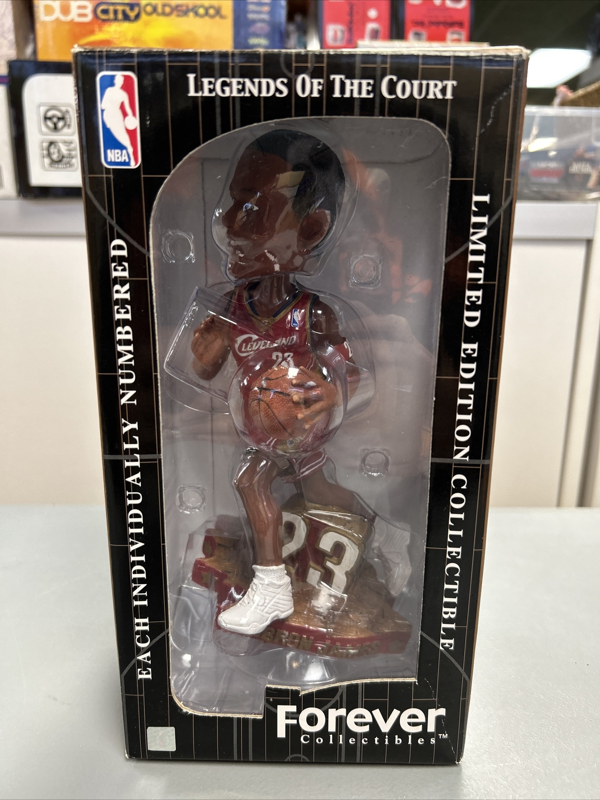 LEBRON JAMES FOREVER COLLECTIBLES LEGENDS OF THE COURT BOBBLE HEAD ROY ...