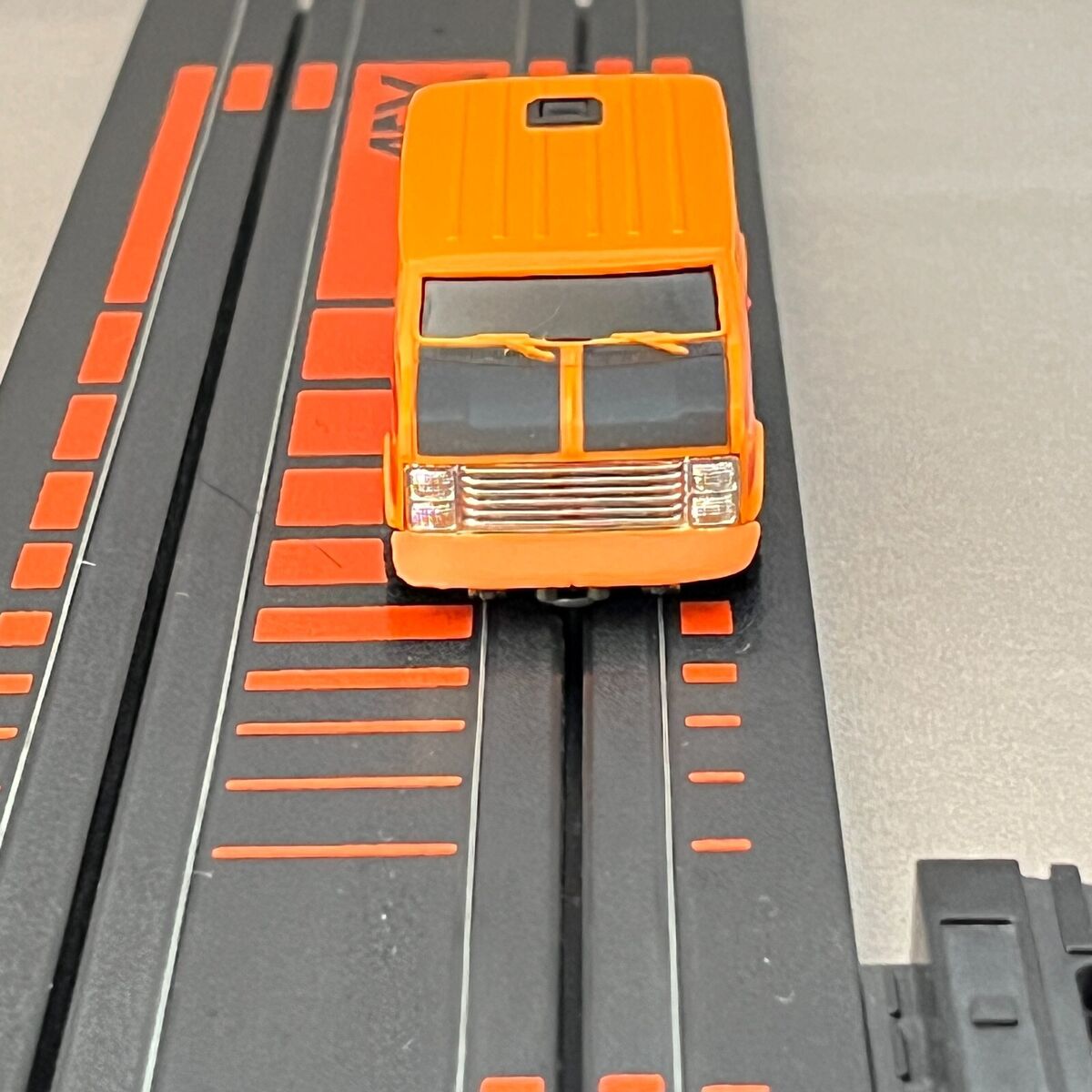 AFX Custom Van M-021 Orange w/Box HO Slot Car Tomy Aurora In AFX Custom Van M-021 Orange w/Box HO Slot Car Tomy Aurora In