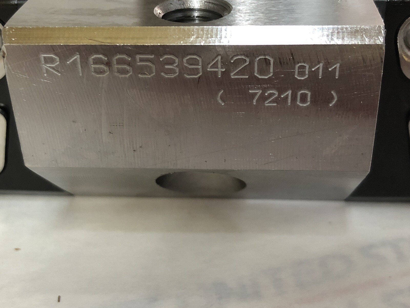 NEW REXROTH BOSCH R166539420 011 (7210) 5101-9638-A LINEAR RAIL BEARING ...