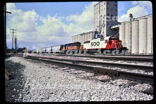 F Original Slide - SOO Line 6611 Action w/ Freight at Milwaukee WI 1985 ...