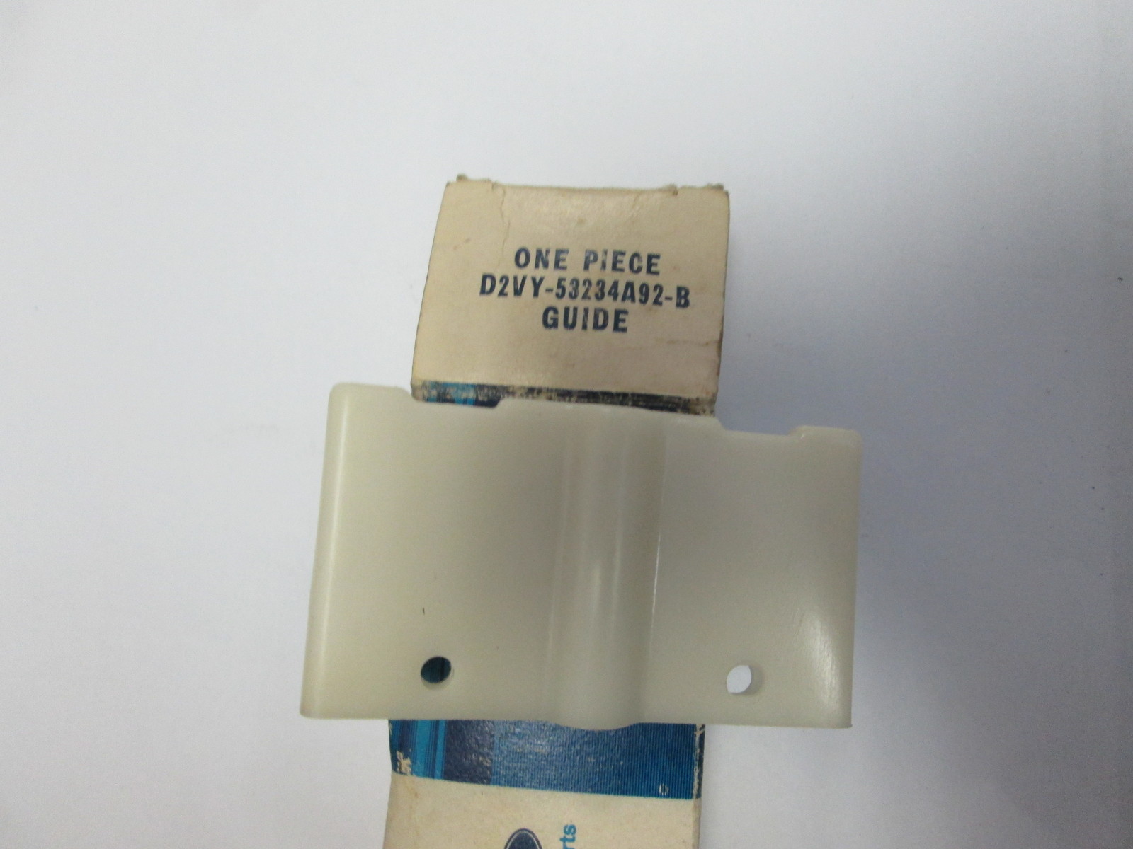 NOS 1972 1973 Lincoln Town Car Window Glass Guide D2vy-53234a92-b for ...