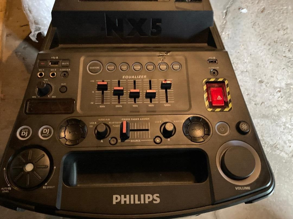 Philips mini Hi-FI system model NTRX500/37 2015 manufacturing Gibson ...