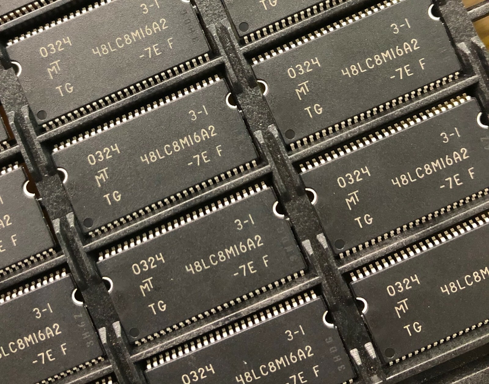 MT48LC8M16A2TG-7E MICRON SDRAM 128Mbit 8M x 16 3.3VOLT 54-Pin TSOP Qty ...