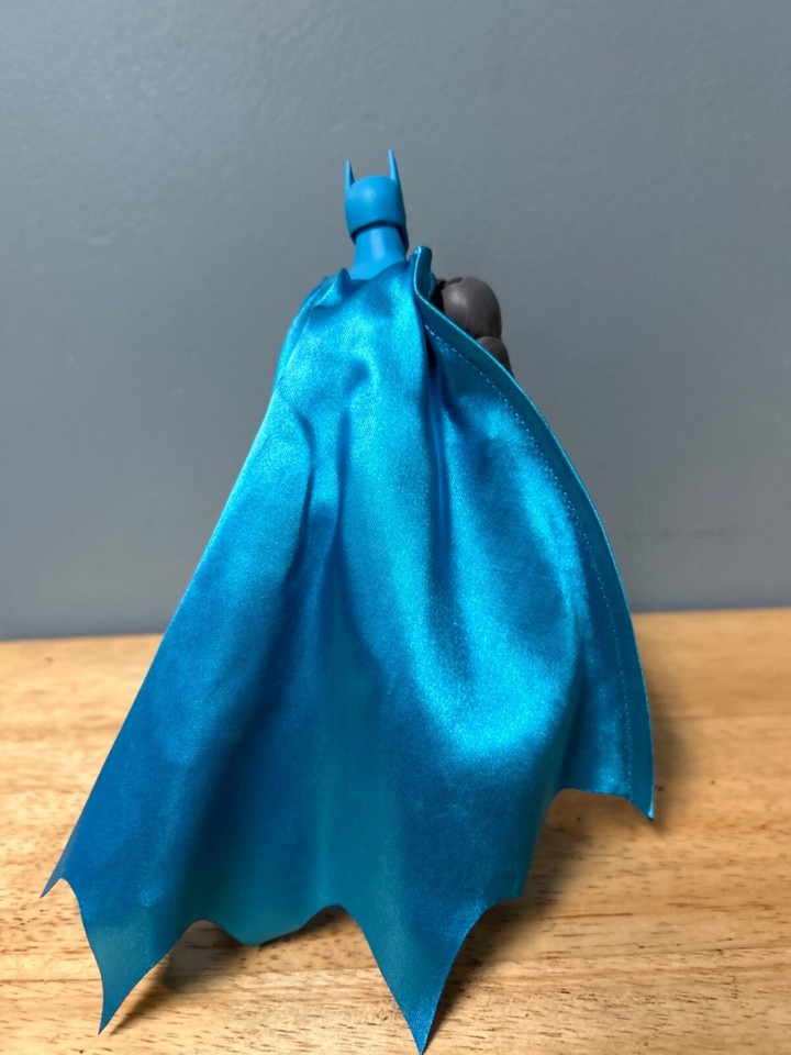 McFarlane DC Multiverse Batman Hush (Blue/Gray Variant) 7in Action ...