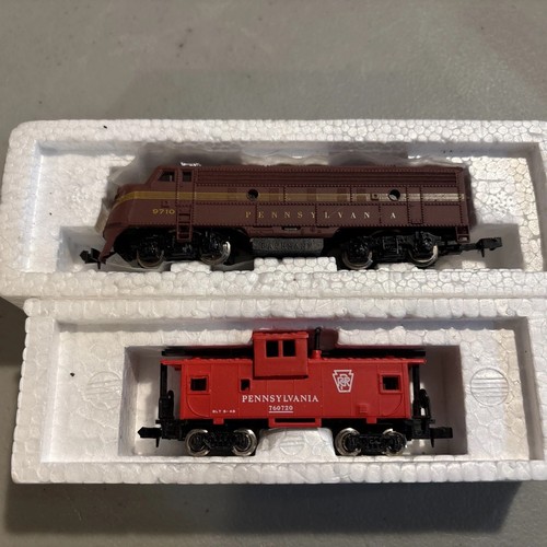 N Scale Bachmann PRR,Chessie, Santa Fe Locomotive & Caboose Combo Sets ...