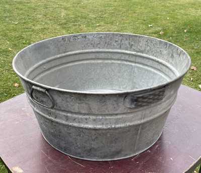 Primitives - Galvanized Wash Tub