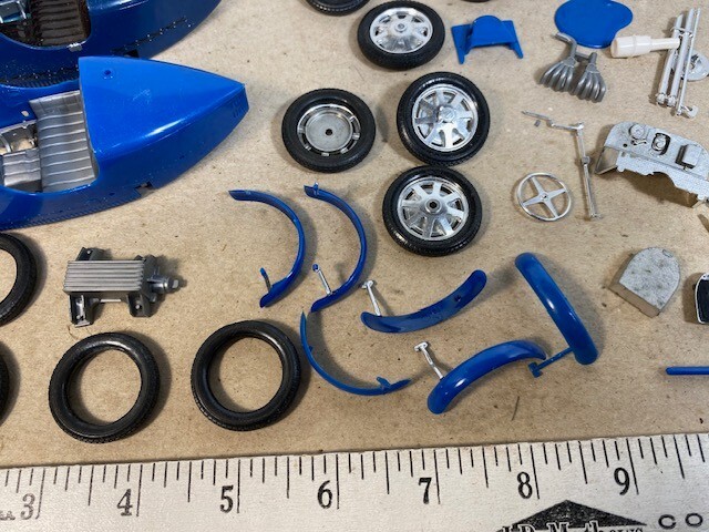 1966 Monogram Classic Bugatti 35B G. P. Racer 1/24 Model Car Kit PC133 ...