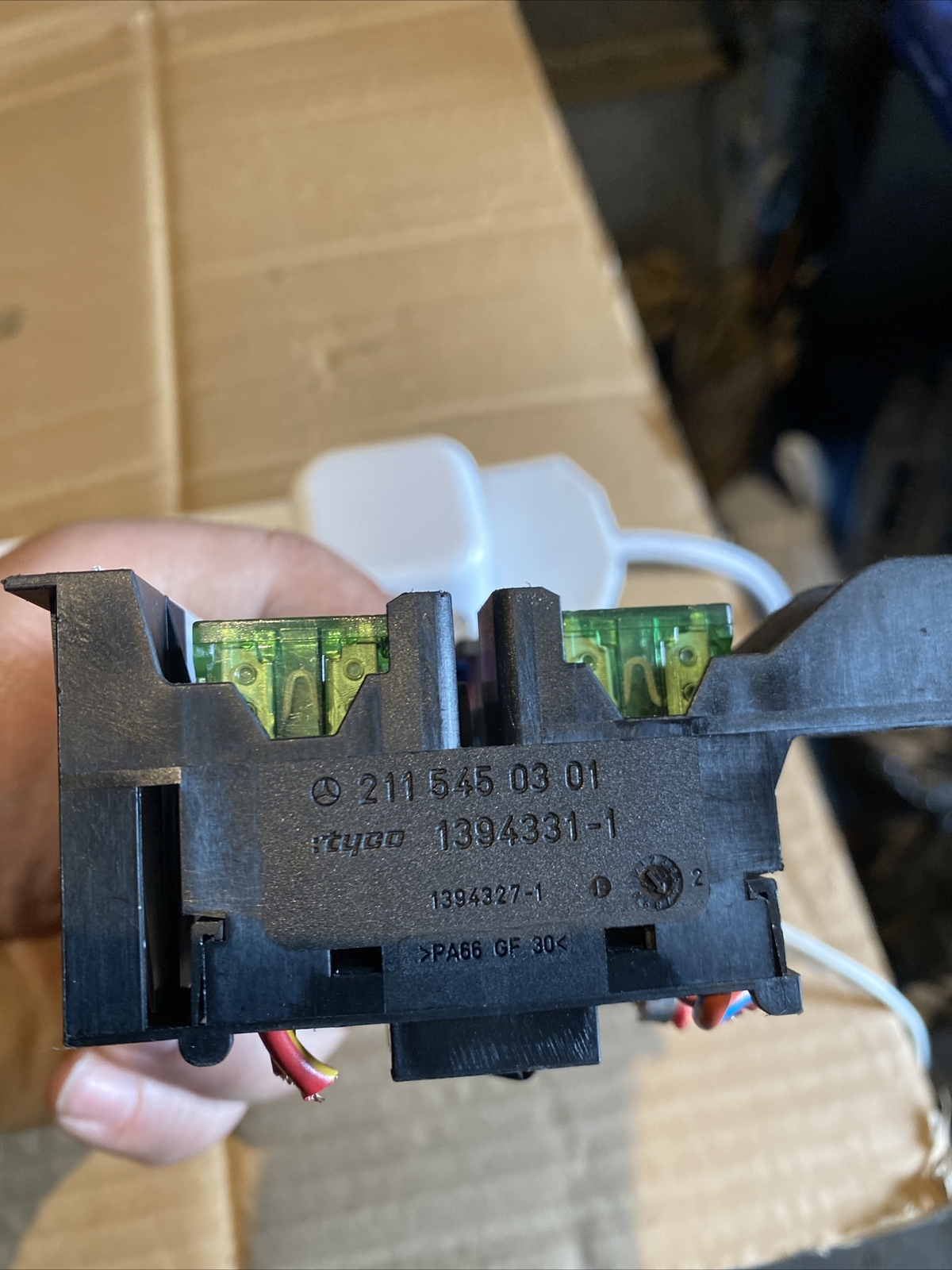 Mercedes-Benz E-Class E 320 CDI Diesel Fuse Relay Box Fusebox Unit ...