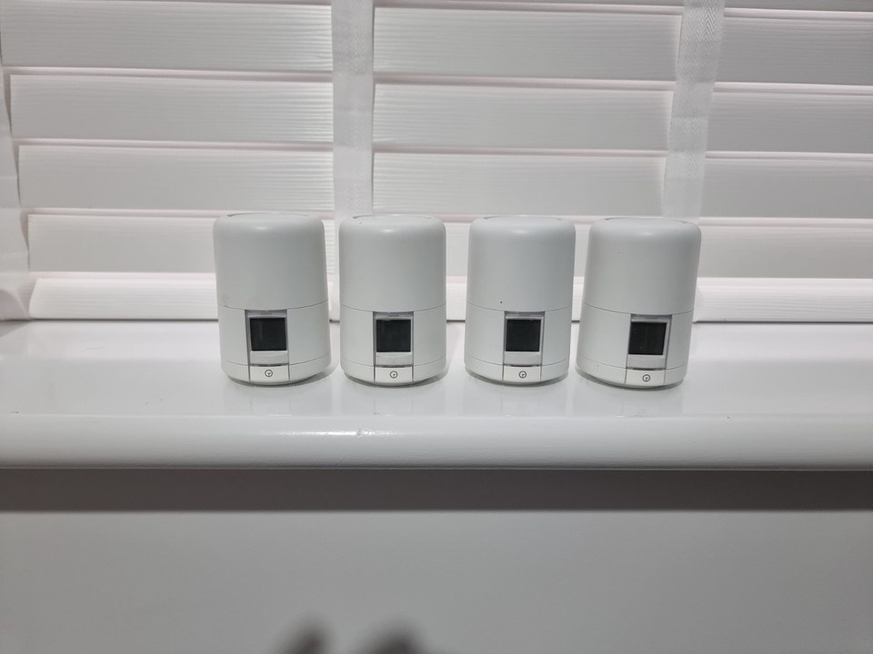8 x Hive TRV Thermostatic Radiator Valve Head - White | eBay UK