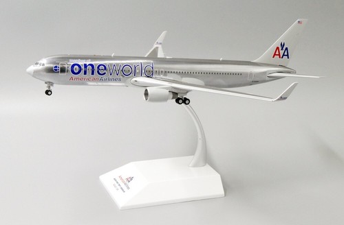 B767 AMERICAN AIRLINES 'ONEWORLD' REG N395AN WITH STAND - JCWINGS ...