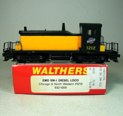 Walthers HO 932-1359 C&NW Chicago Northwestern EMD SW-1 Diesel ...