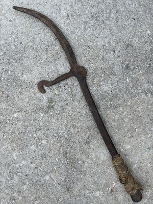 Antique West African heavy iron throwing knife/sickle weapon Gbaya Baya ...