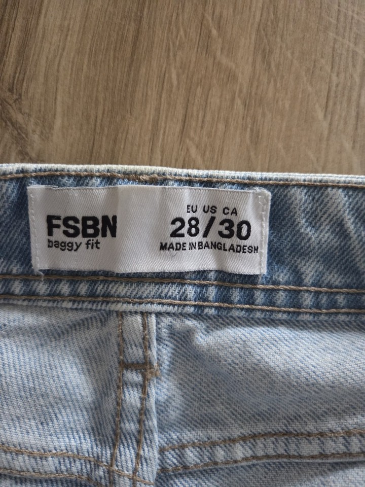 Neuwertig! FSBN Baggy Fit Jeans – Helle Waschung – Gr. 28/30 (W28 L30 ...