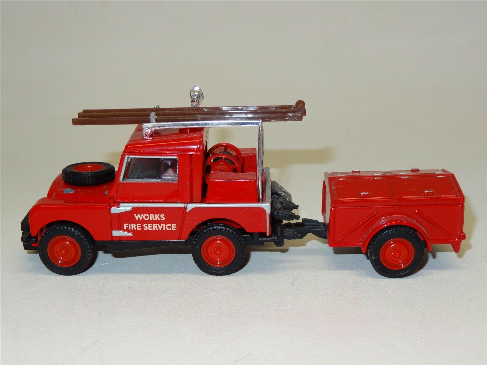 Matchbox 1994 Models Of Yesteryear 1952 Land Rover Fire Truck & Trailer ...