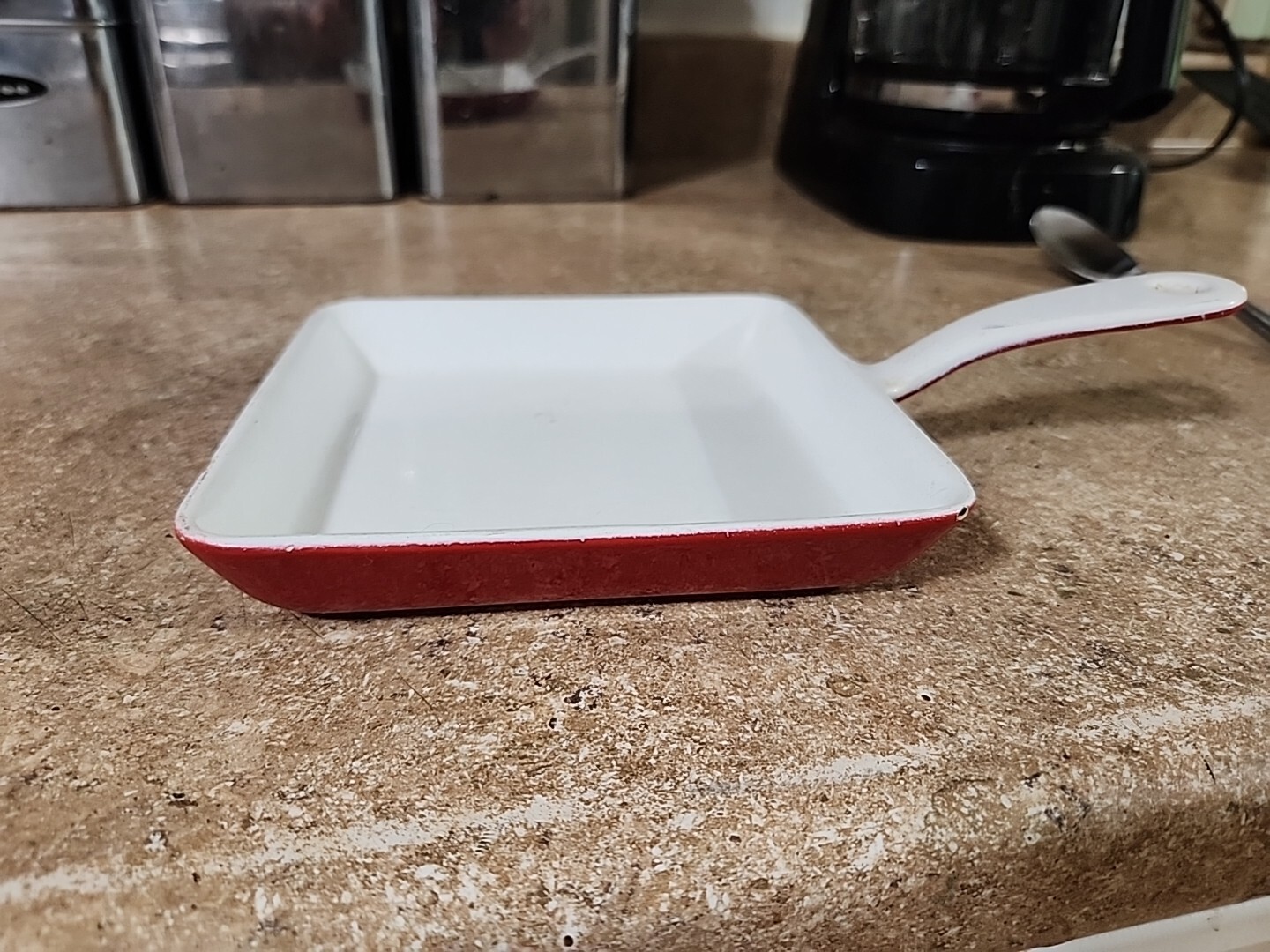 PRIZER-WARE VINTAGE ENAMELED CAST IRON 5 1/2" Square RED & WHITE FRYING ...
