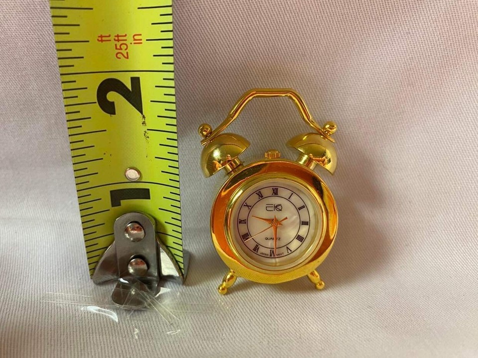 Vintage Miniature Circa Quartz Gold Design Desk Clock Untested ...