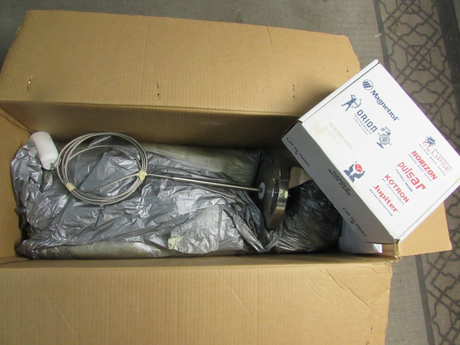 MAGNETROL ECLIPSE GUIDED WAVE RADAR LEVEL TRANSMITTER W/PROBE 705-510A ...