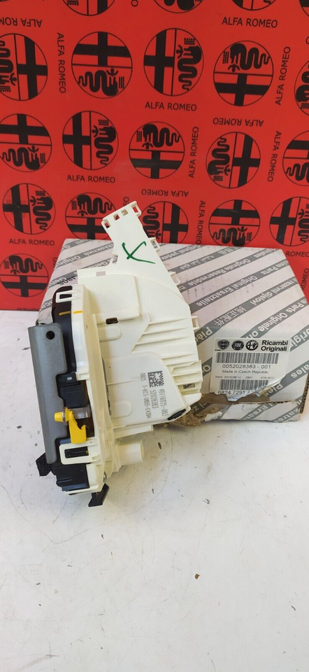 Fiat 500 X Serrure avant Gauche 52028383 | eBay