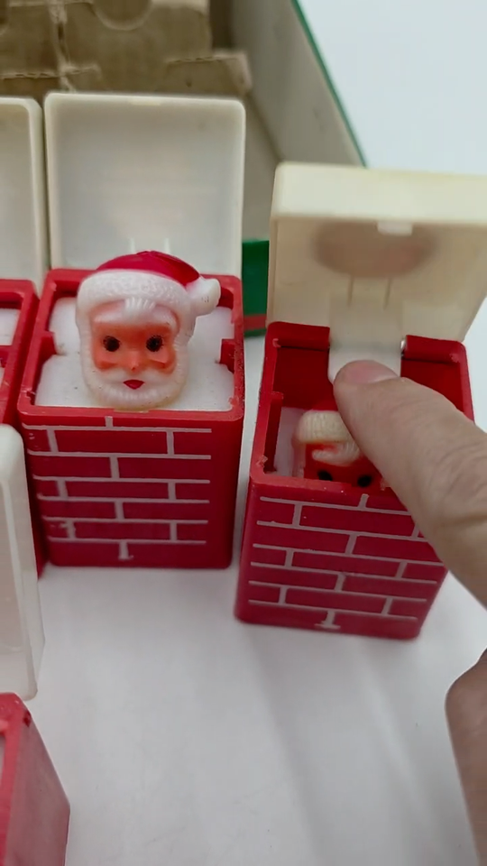 Vtg Christmas Santa In Chimney Pop Up Toy DISPLAY Box #7003 Fun World ...
