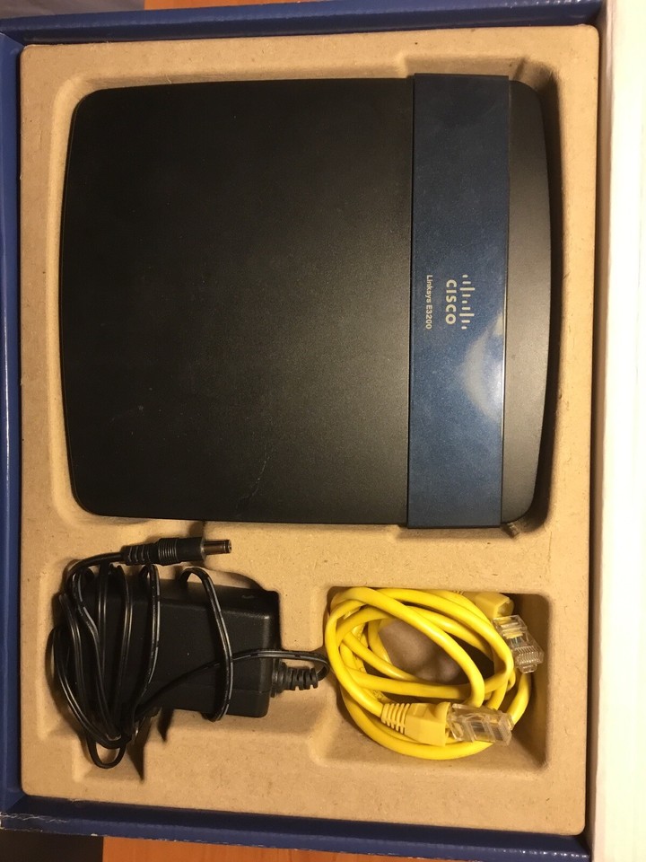 Linksys E3200 - 300 Mbps 4-Port Gigabit Wireless N Router Complete ...