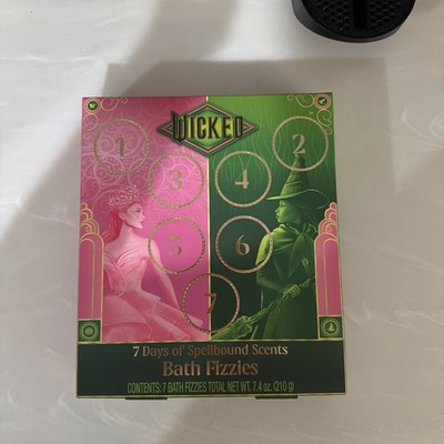 Wicked Bath Fizzies Bombs 7 Days of Spellbound Scents Glinda Elphaba ...