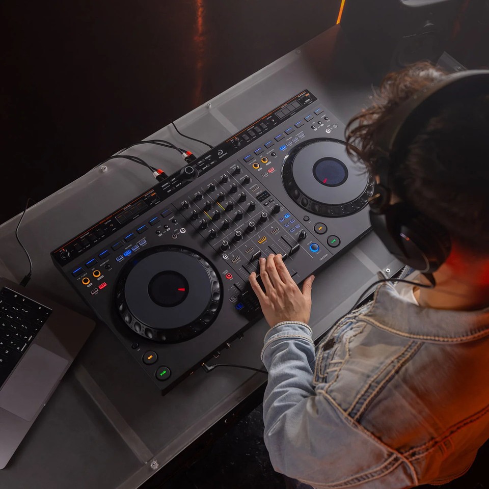 AlphaTheta Pioneer DDJ-GRV6 4-Channel DJ Controller Groove Circuit ...