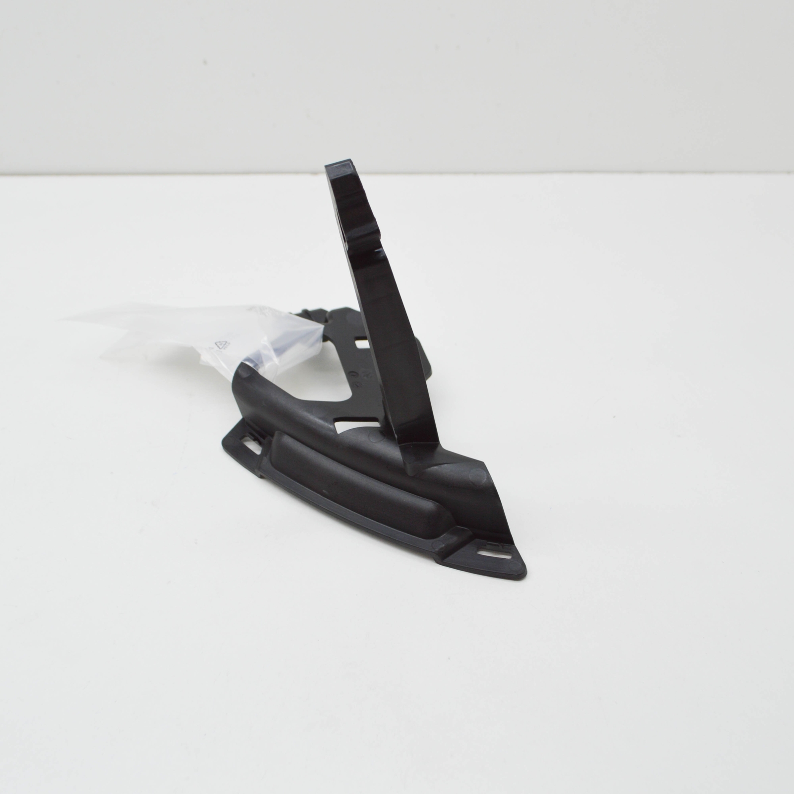 MERCEDES-BENZ C W206 AMG Radiator Grille Right Bracket A2068886000 NEW ...