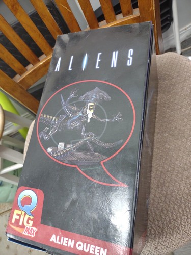 Aliens Alien Queen Q-Fig Max Elite 7" Diorama Quantum Mechanix Figure ...