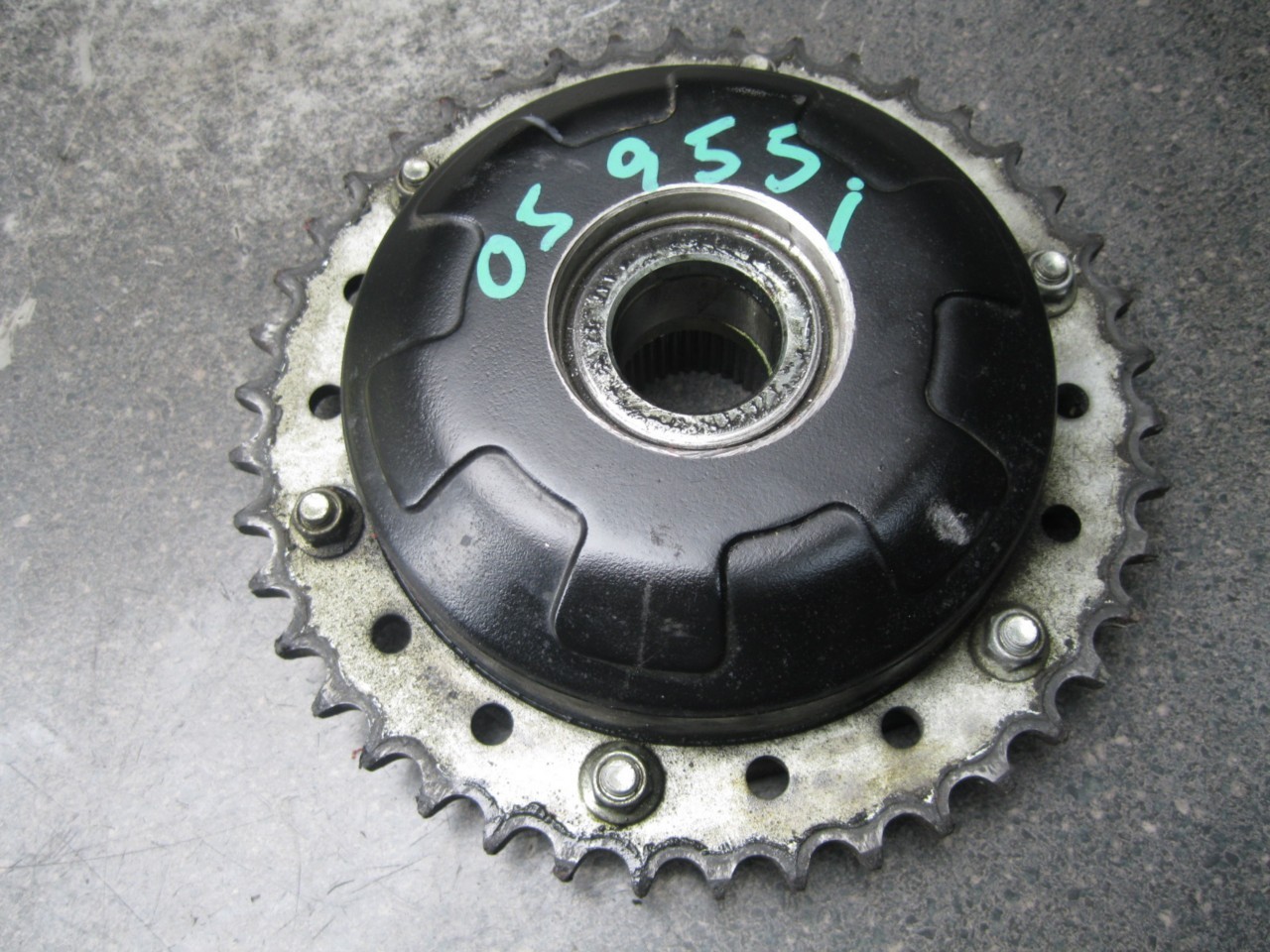 05 Triumph 955 i 955i Hub & Sprocket Assembly 45I | eBay