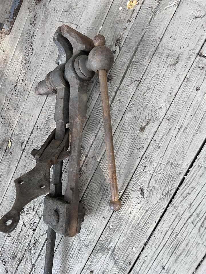 Vtg Blacksmith Forge Jaws Anvil Post Leg Vise Tool Industrial Heavy ...