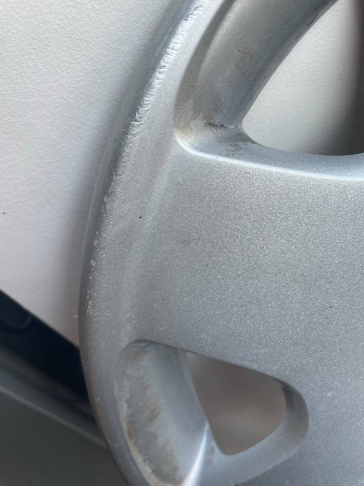 Genuine VW Polo 14" Wheel Trim Hub Cap x 1 P/N 6Q0 601 147 M Pincer ...