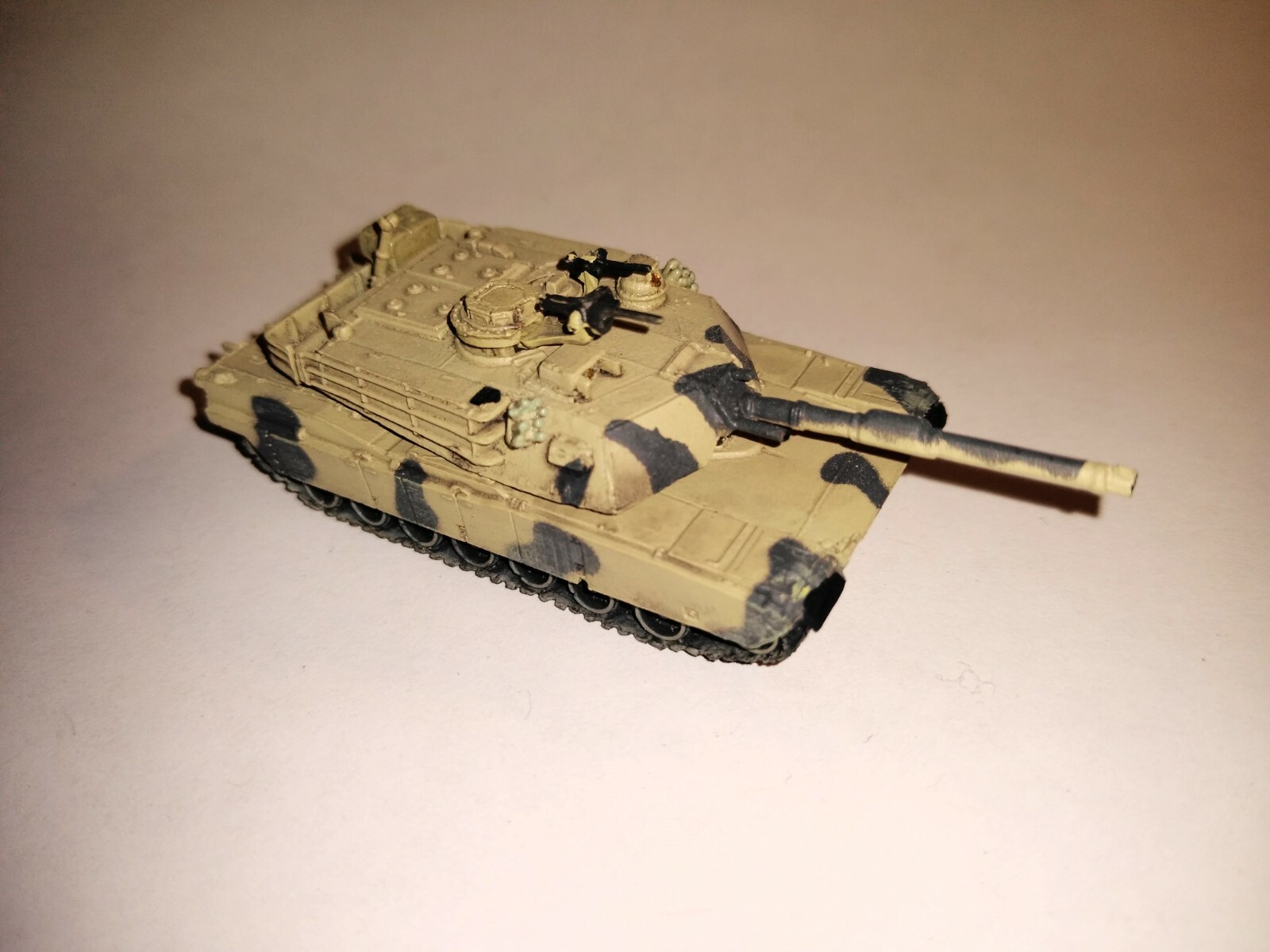 Takara 1/144 World Tank Museum 6. US M1A2 Abrams In NTC camouflage ...